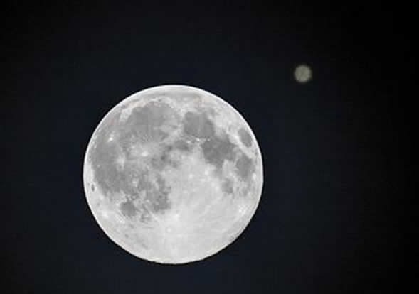 LUA NEGRA LILITH – Vanessa Guazzelli Paim